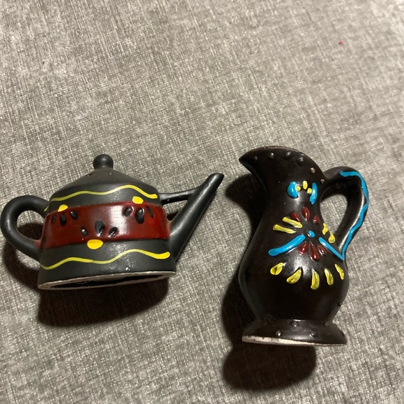 Kitchen | Vintage Salt And Pepper Shakera | Poshmark